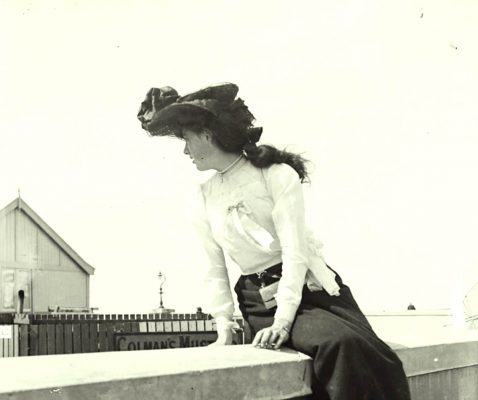 Amazing Street Style captured in Joyce's Dublin 1904 - Glamour Daze